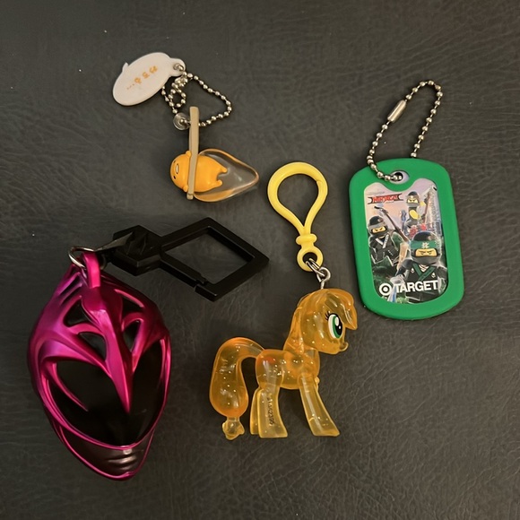 Toys | Character Bag Clip Bundle Of 17 Hello Kitty Star Wars Overwatch ...